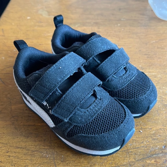 Puma | Shoes | Puma Velcro Sneakers Size 7c | Poshmark